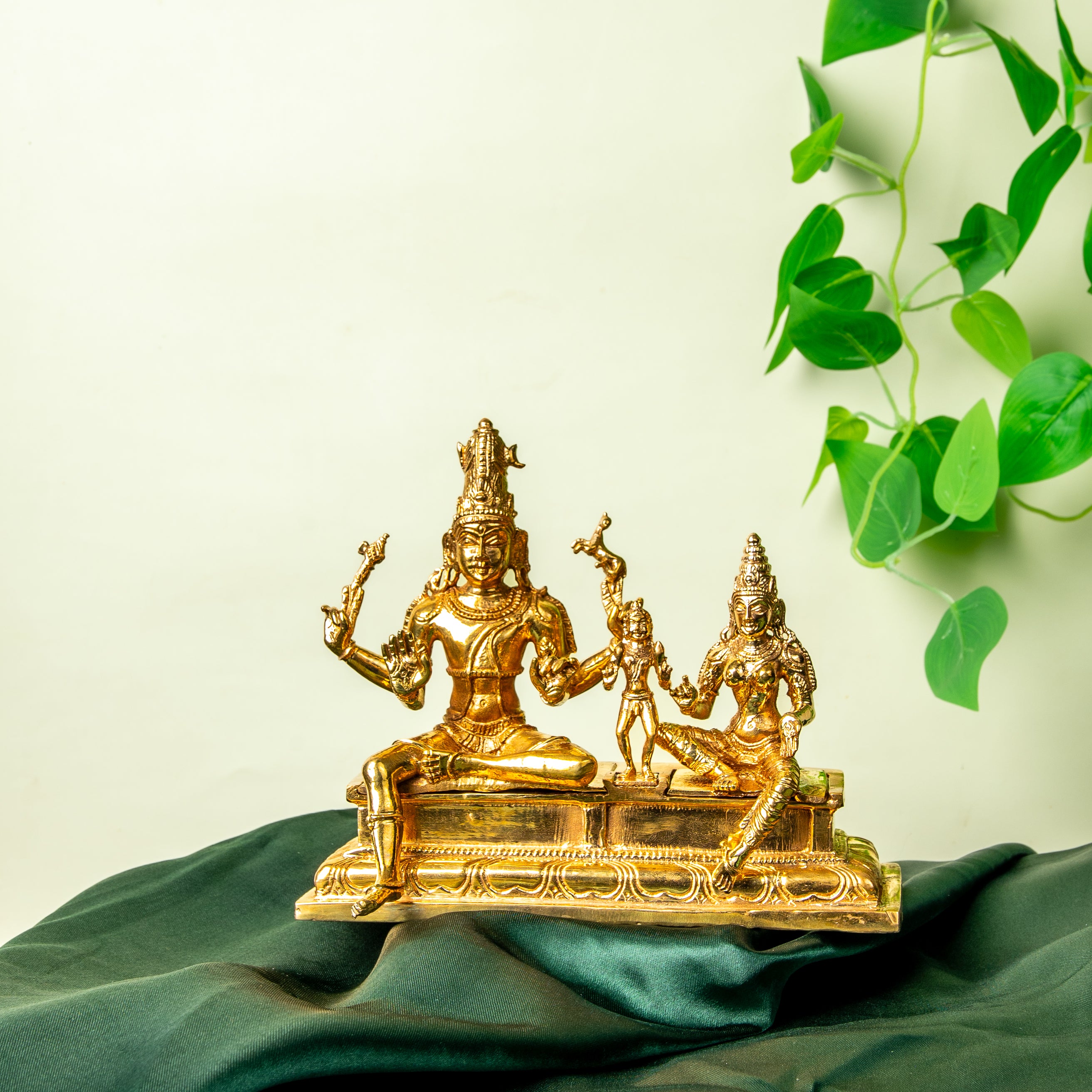 Bronze Somaskandar 6" – Kamsthala